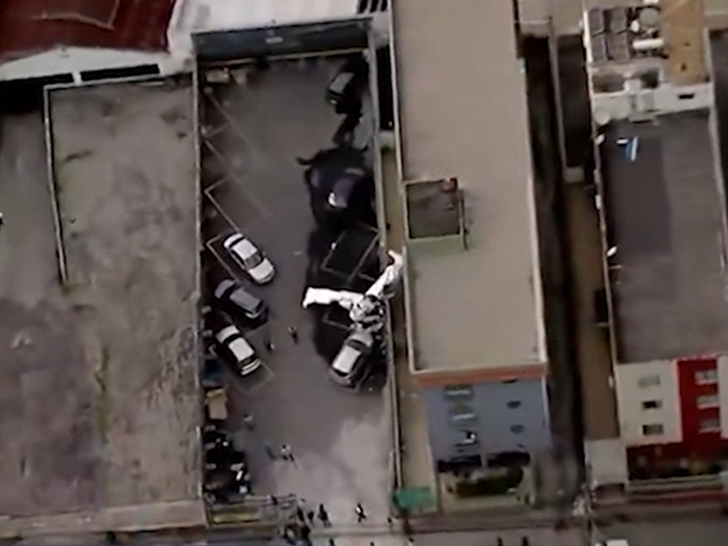 Plane crashes into building in Brazil, on video, casualties reported