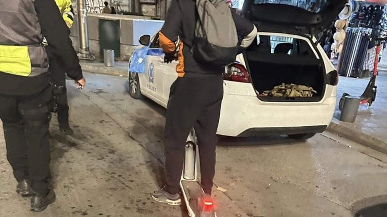 Πόσοι οδηγοί ηλεκτρικών πατινιών «πιάστηκαν» παραβάτες σε 440 ελέγχους ...