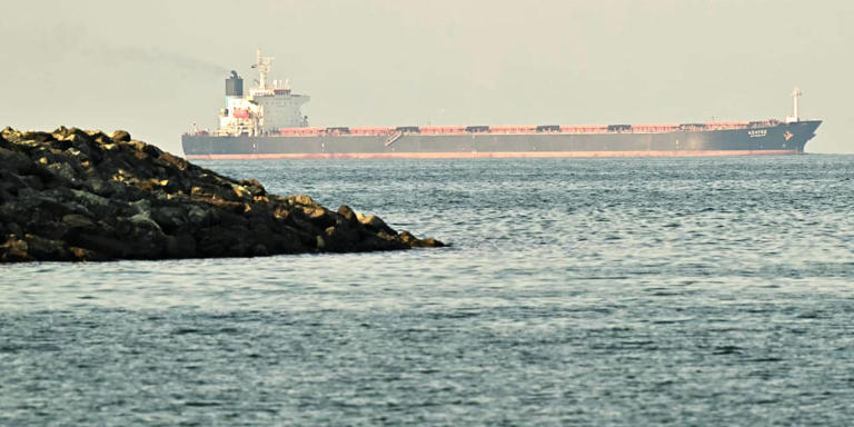 Global oil prices top $114 and settle at 4-year high after Iranian ...