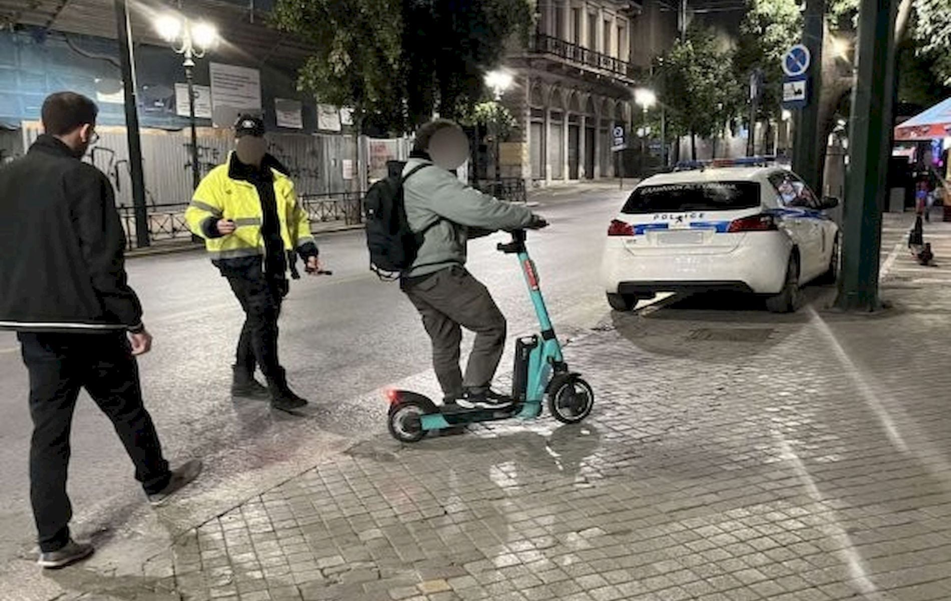 Η Τροχαία ελέγχει ηλεκτρικά πατίνια – Καταγράφηκαν παραβάσεις για μη ...