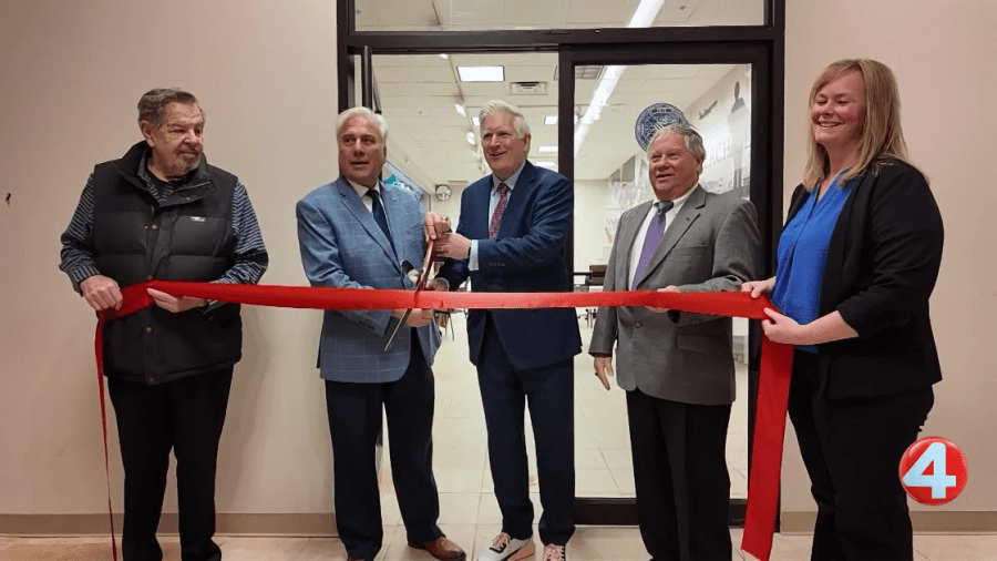 Northtowns Outreach Center opens at Eastern Hills Mall