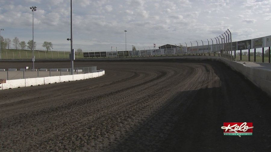 Huset’s Speedway opens season Sunday