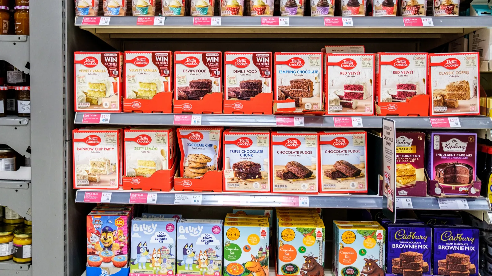 10 clever desserts you can make using boxed cake mix as your secret ...