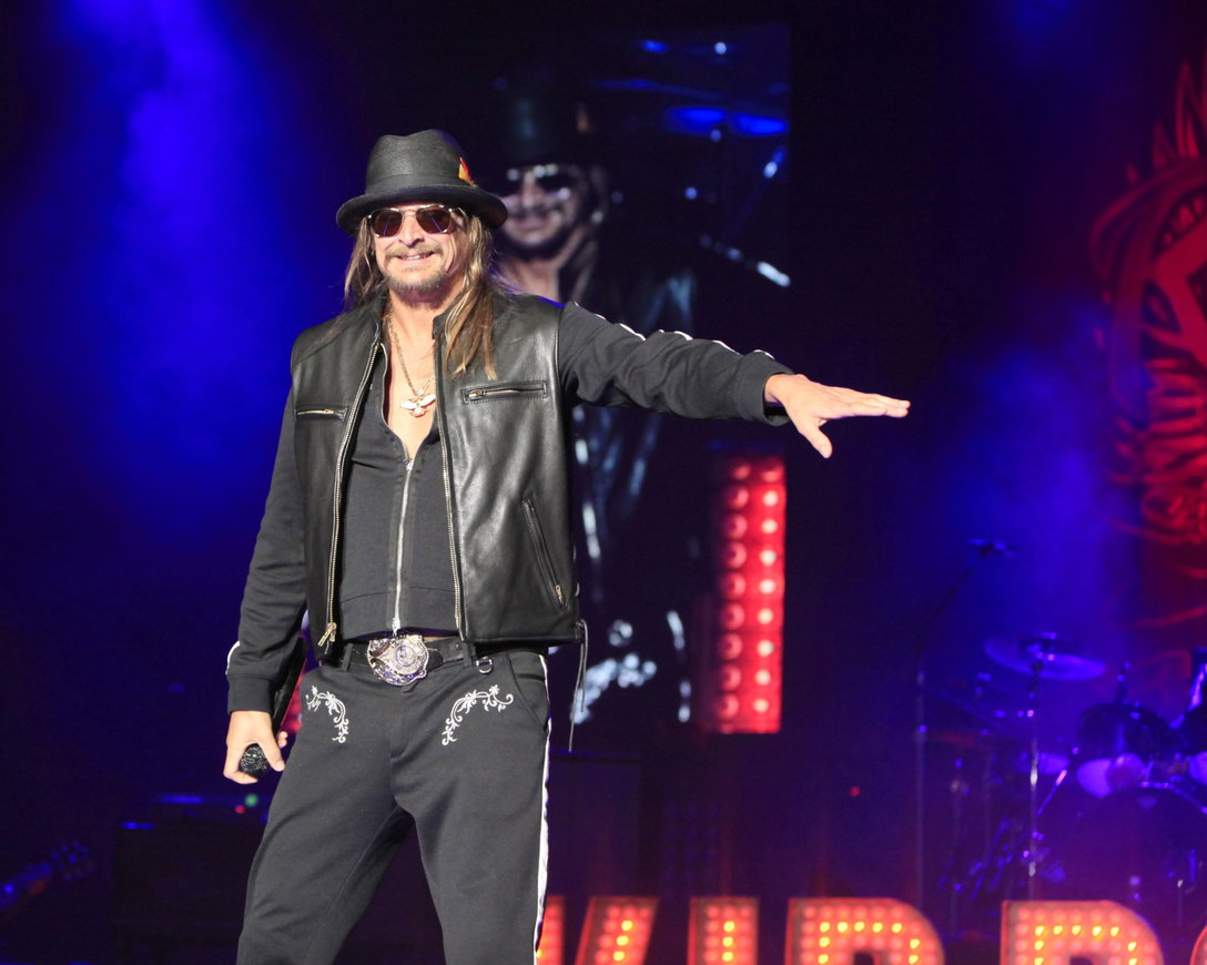 Kid Rock’s tour is a bust & his taxpayer-funded bromance with Pete ...