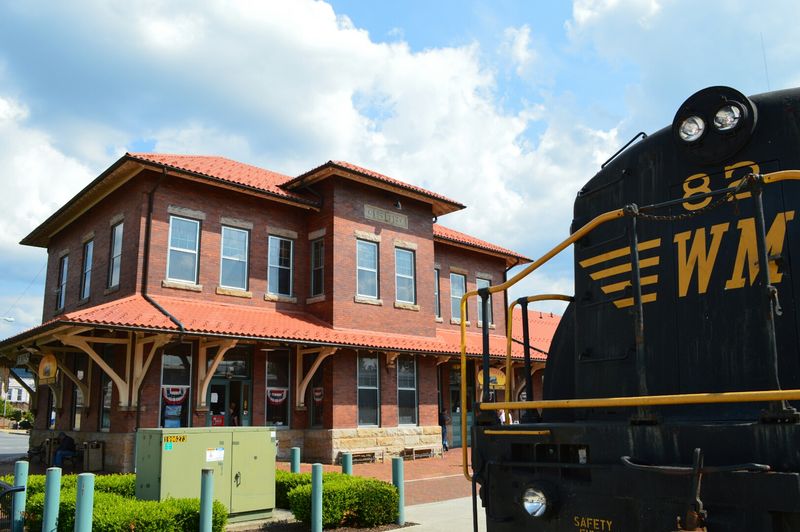 10 peaceful mountain towns in West Virginia that'll make you want to ...