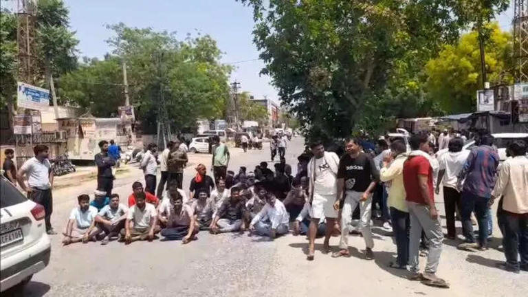 Man killed, 3 kin injured in midnight attack in Sikar village