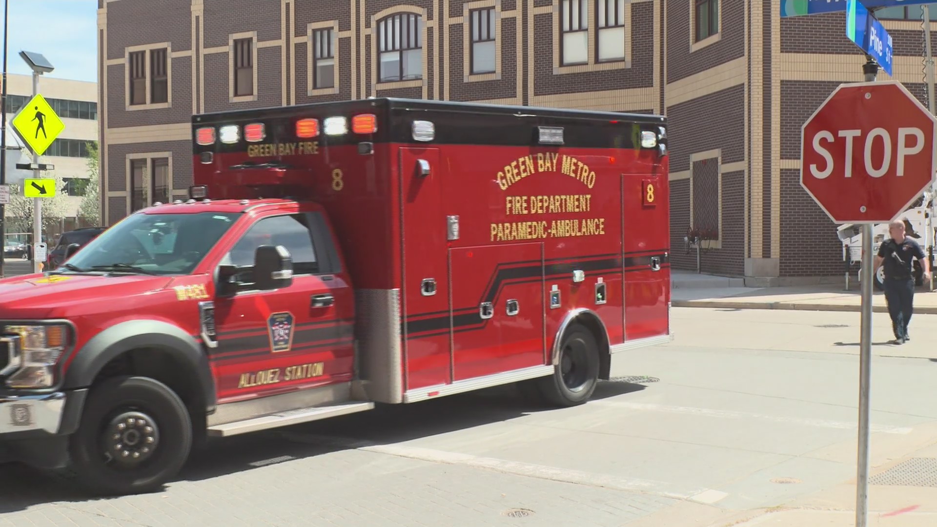 Green Bay Metro Fire Department performs water rescue near downtown
