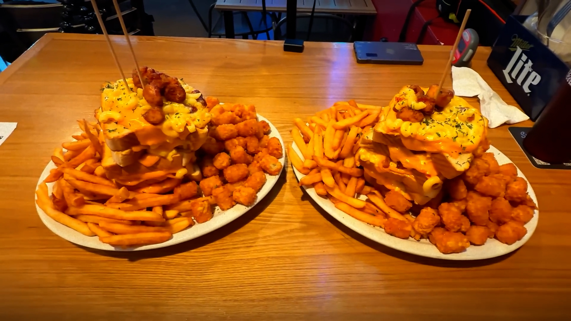 Man doubles grilled cheese challenge into 10lb food challenge with ...
