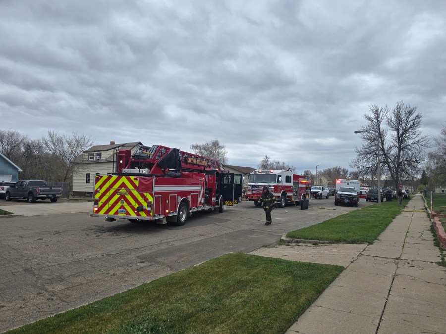 Williston crews respond to house fire on 8th Avenue West