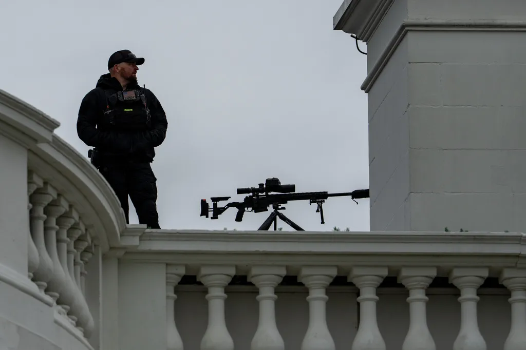 White House locked down after nearby officer-involved shooting