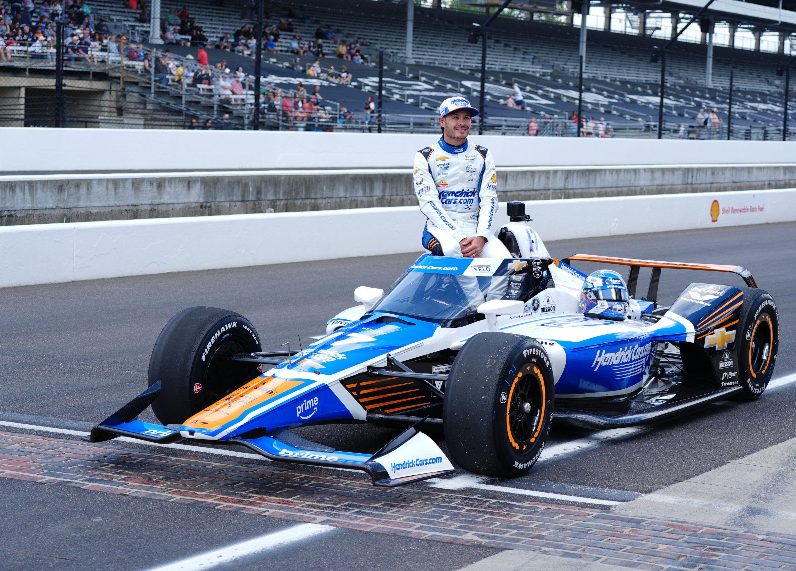 Inside the garage: Kyle Larson has no 'FOMO' over missing Indy 500... yet