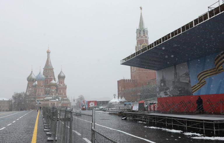Ukraine war latest: Russia extends its 'Victory Day truce', kills 7 and ...