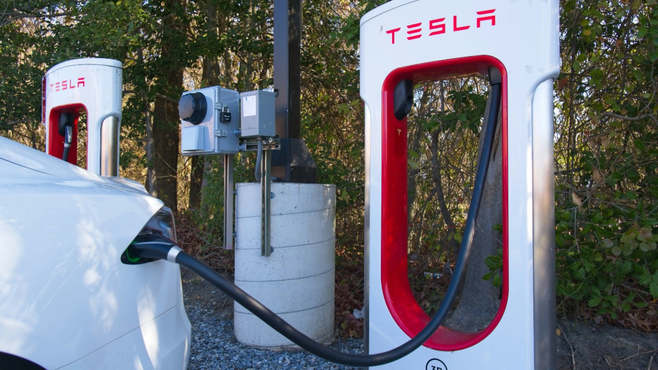 New EV sales drop 28% in Q1 but used EVs surge 12% to near-record ...