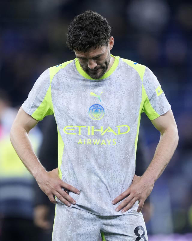 Man City suffer major title setback in dramatic last-gasp draw at Everton