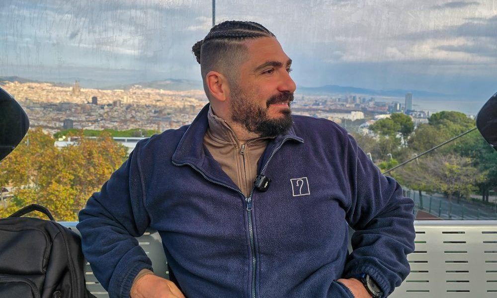 Από τις μαντινάδες στα φάντο: Ένας Κρητικός ανακαλύπτει τη μουσική της ...