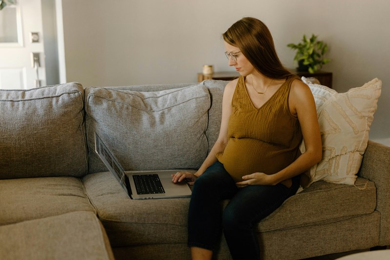30-week-pregnant Canadian woman decides she doesn't want her husband in ...