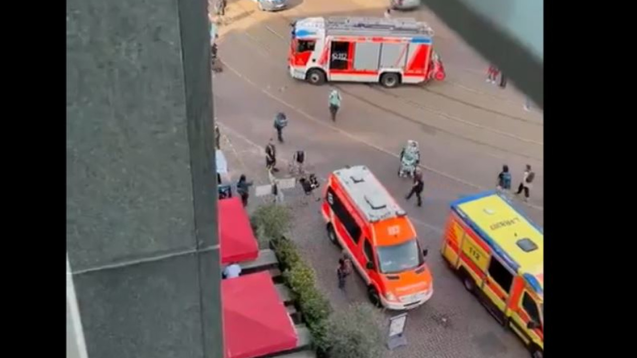 Λειψία: Αυτοκίνητο έπεσε πάνω σε πλήθος - Δύο νεκροί - Δείτε βίντεο