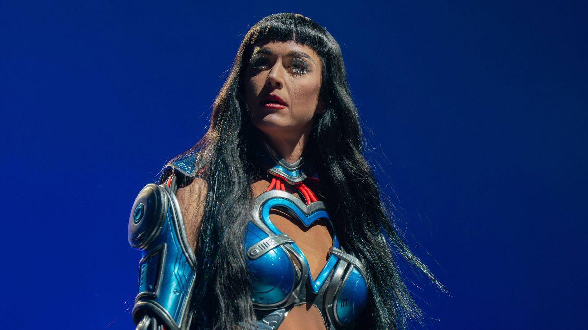 Katy Perry mocked for wearing bizarre 'cyborg' metal face mask to 2026 ...