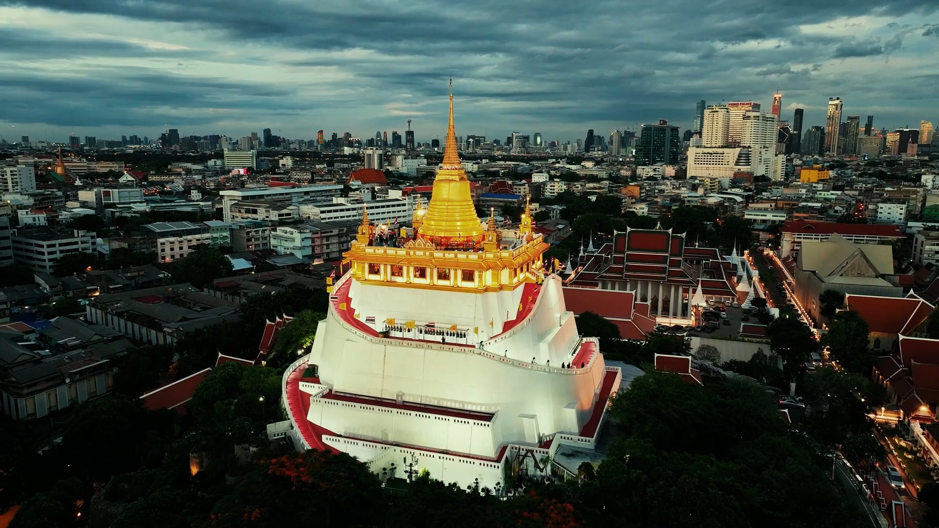 Wat Saket, Bangkok: Drone views of Golden Mount