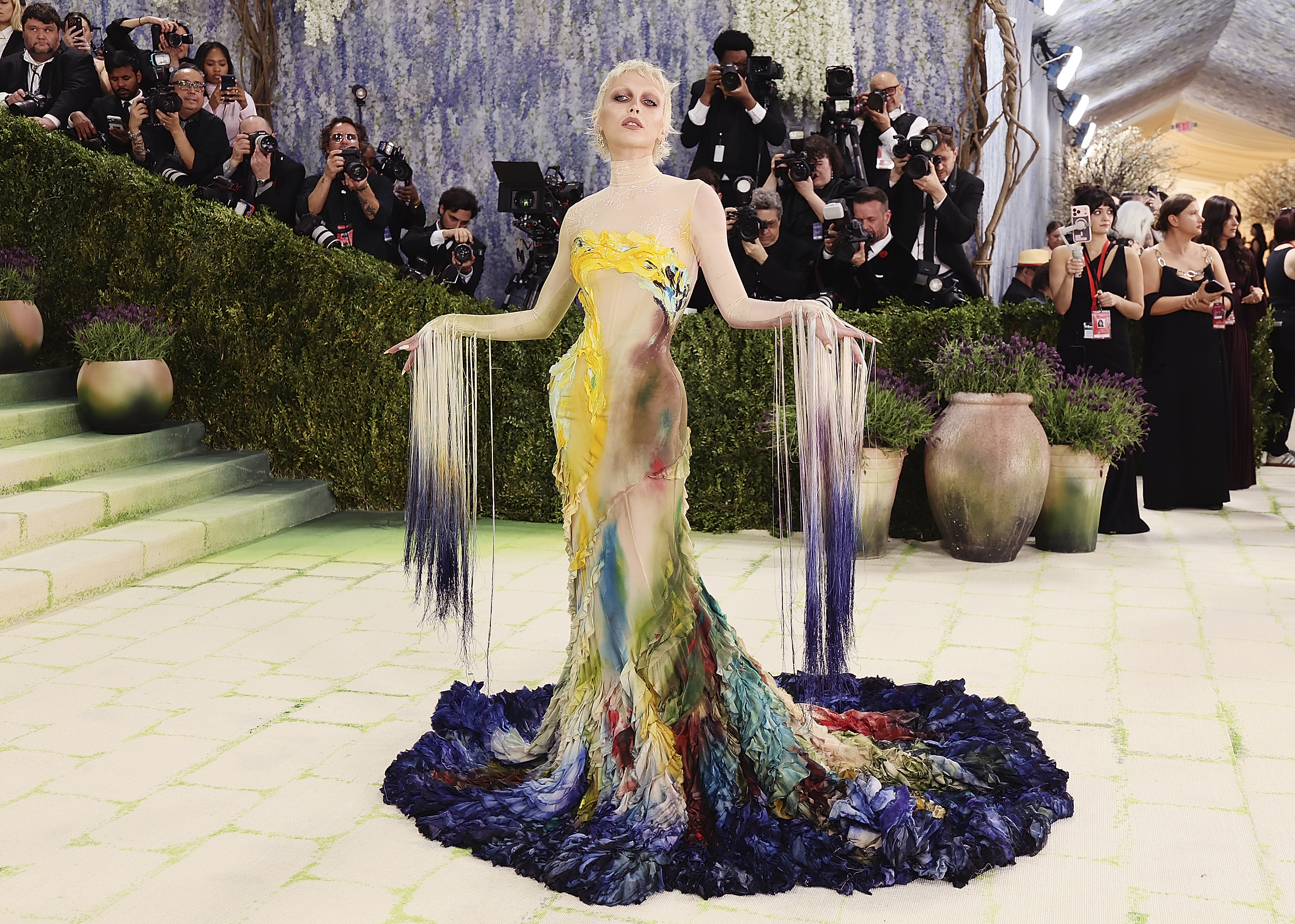 Met Gala 2026 live updates: Anna Wintour, Emma Chamberlain hit red carpet