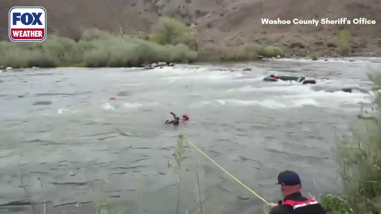 Two rescued after canoe capsizes in Nevada river