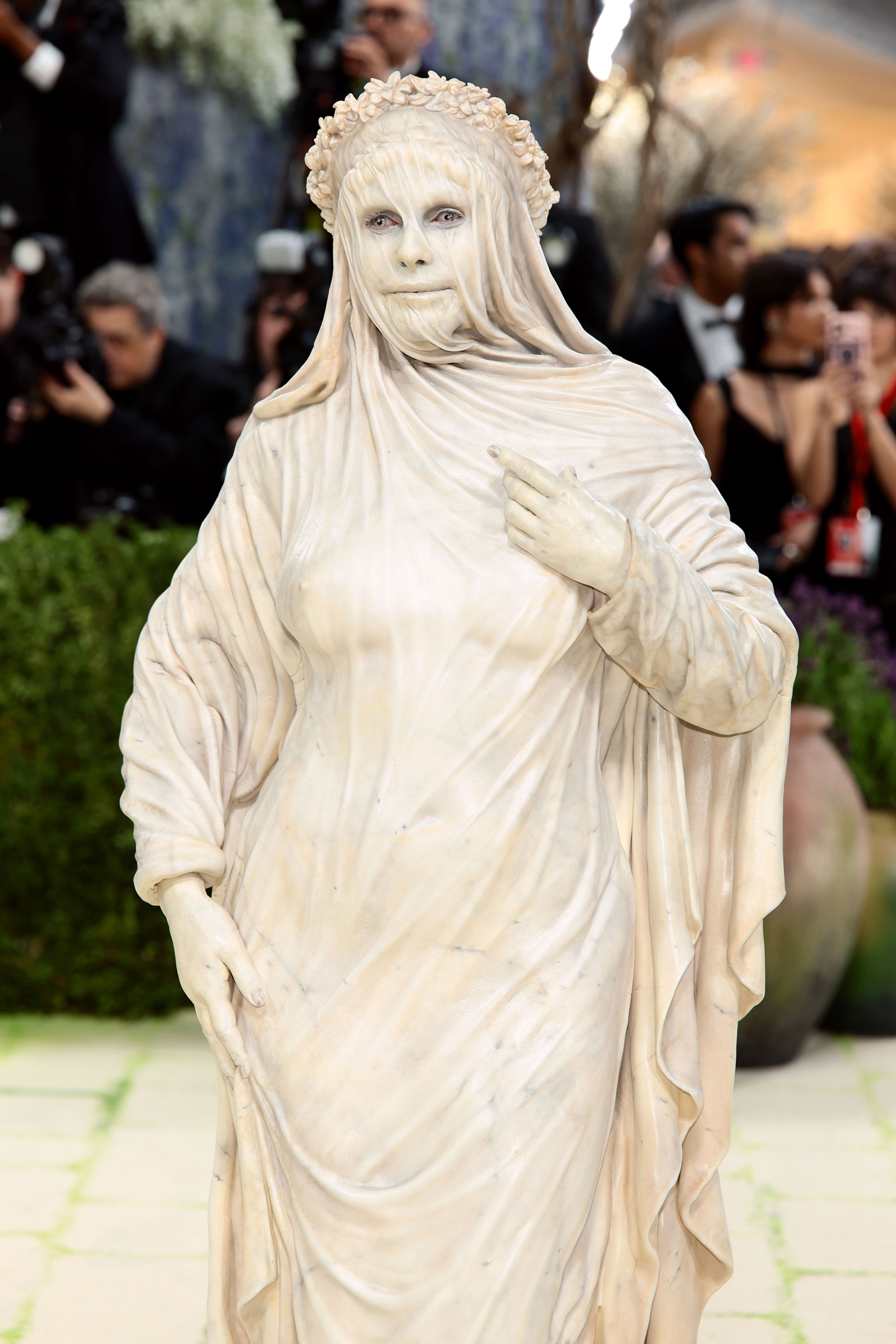 Heidi Klum is a real-life statue on the Met Gala 2026 red carpet