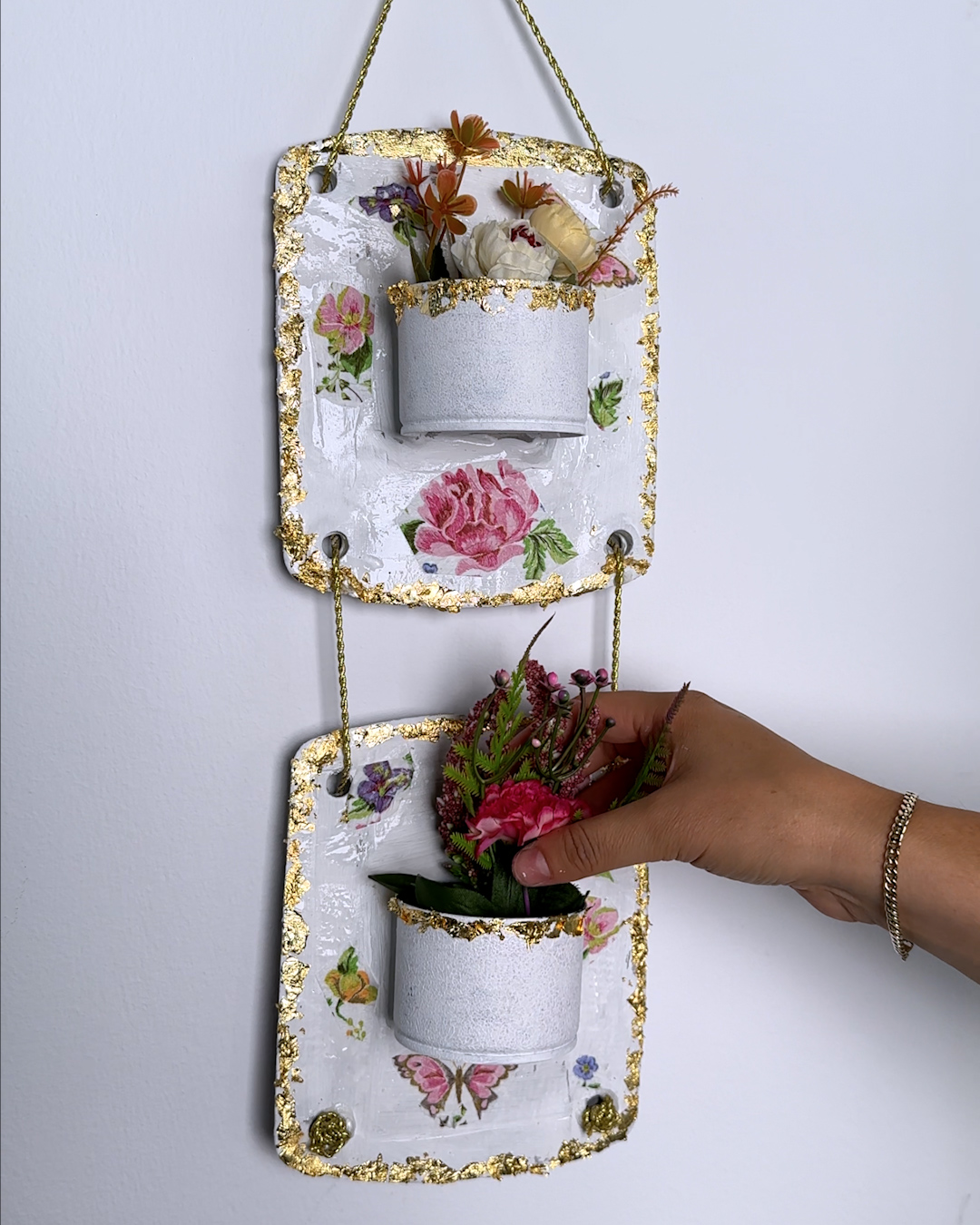 Proof that homemade decorations are always better💐