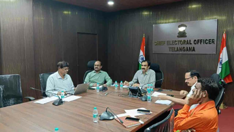 ఓటర్ల మ్యాపింగ్‌ను వేగవంతం చేయాలి