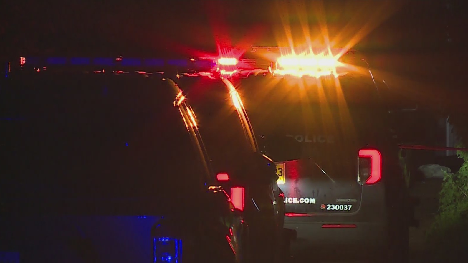 2 people seriously injured after shooting NE Portland Sunday night