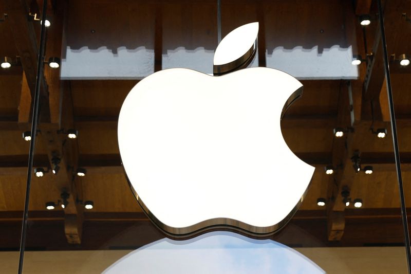 Apple holds talks with Intel, Samsung for US chipmaking, Bloomberg News ...