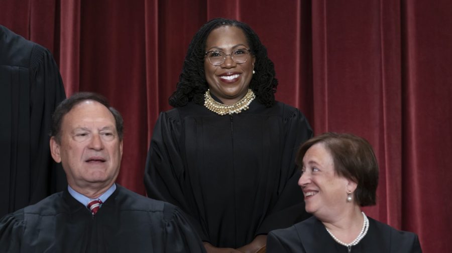 Alito, Jackson spar as Supreme Court speeds up Louisiana redistricting ...