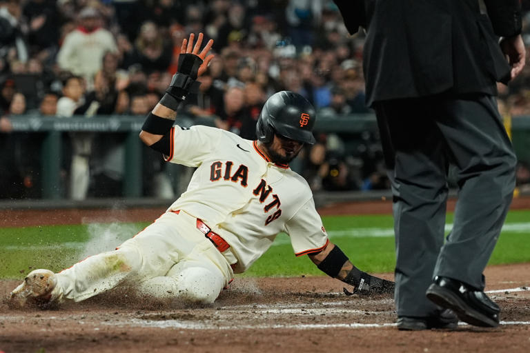 Schmitt homers, McDonald sharp as Giants edge Padres 3-2 to end 6-game skid