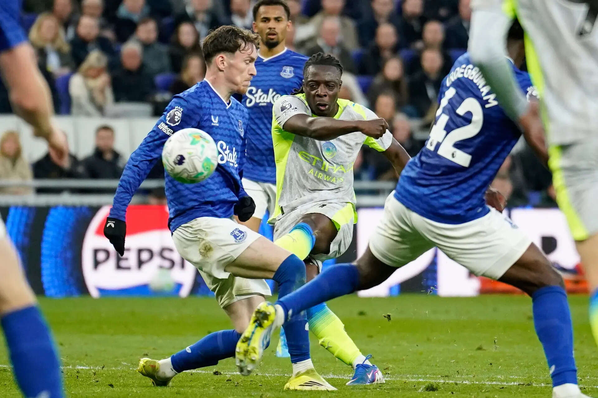 Premier League: Doku’s last-gasp strike saves Man City, but Arsenal ...