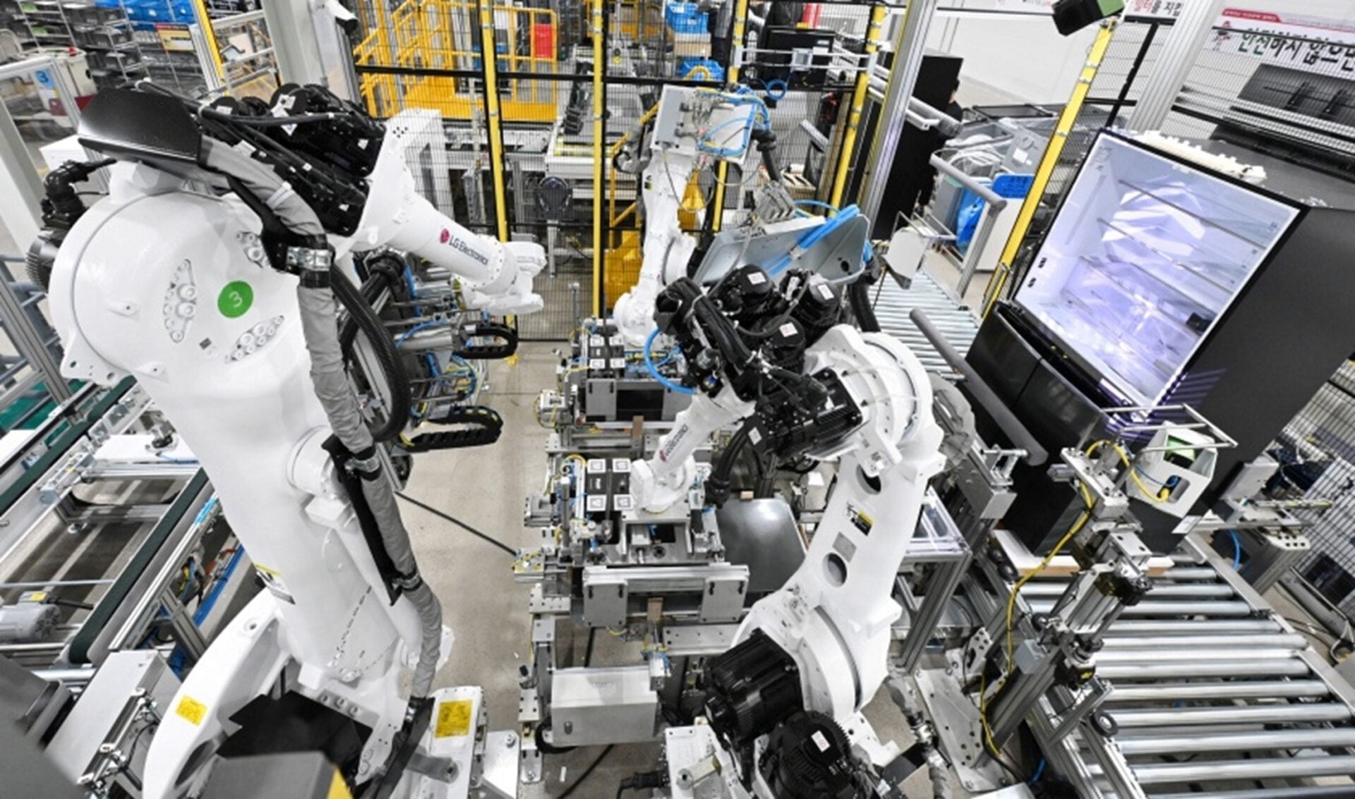 AI, automation cut managerial, labor jobs