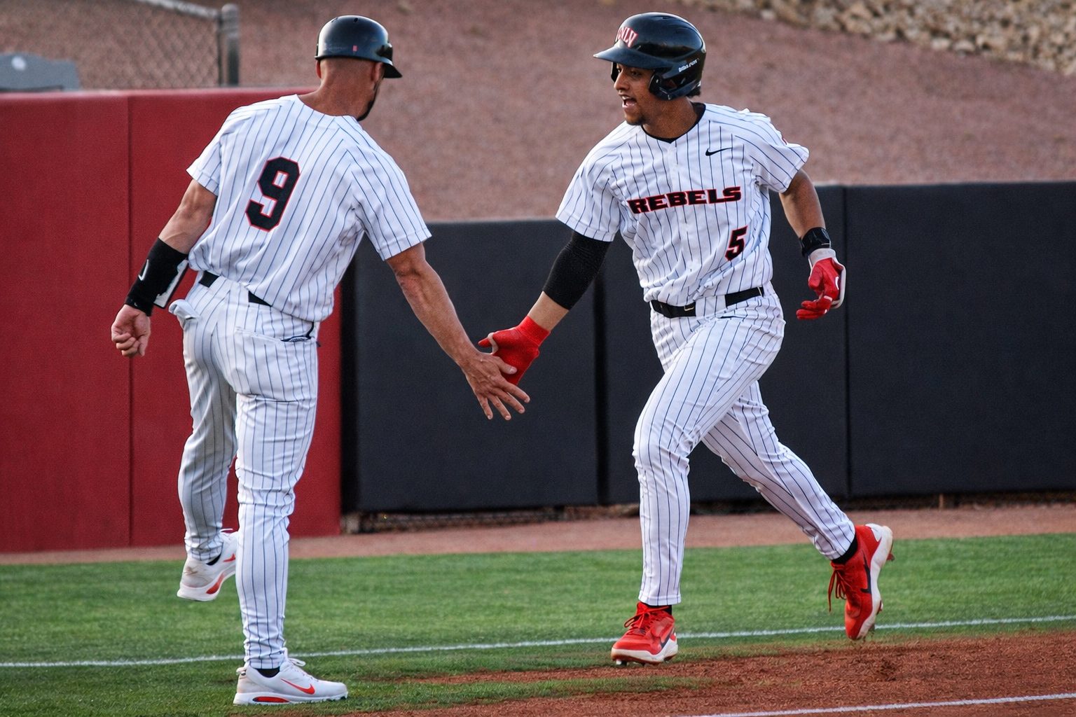 UNLV’s 8-7 walk-off stuns Milwaukee