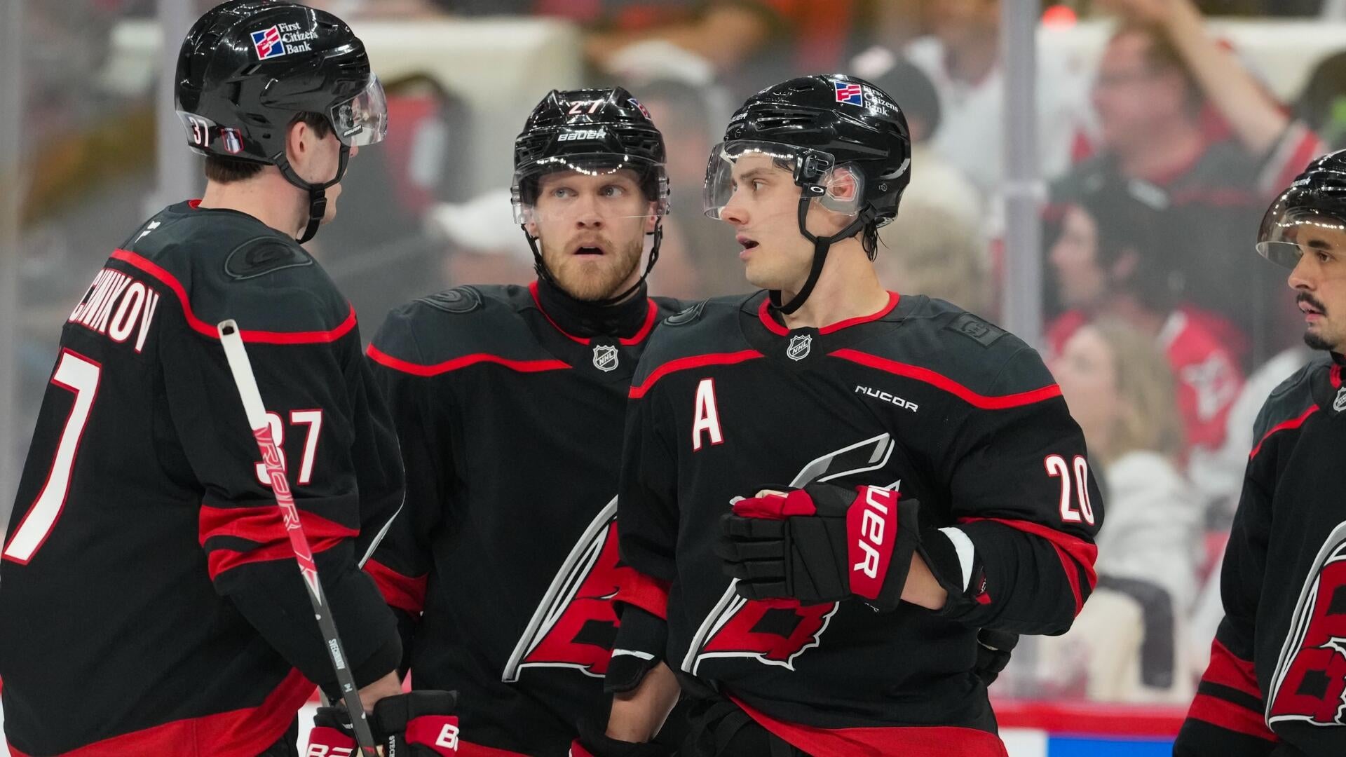 Flyers vs. Hurricanes odds, prediction, time: 2026 NHL playoff picks ...