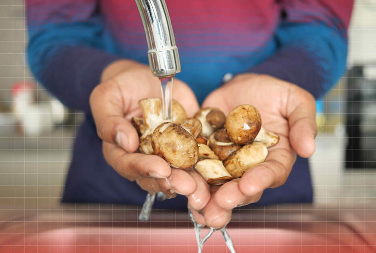 5 foods you should never wash in the sink