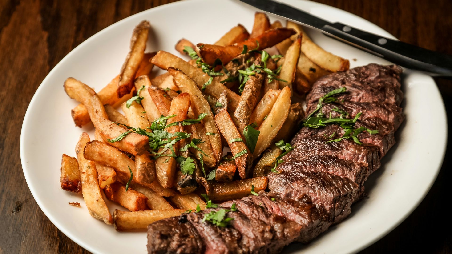 10 dinner foods that feel like a date & 10 that are definitely casual