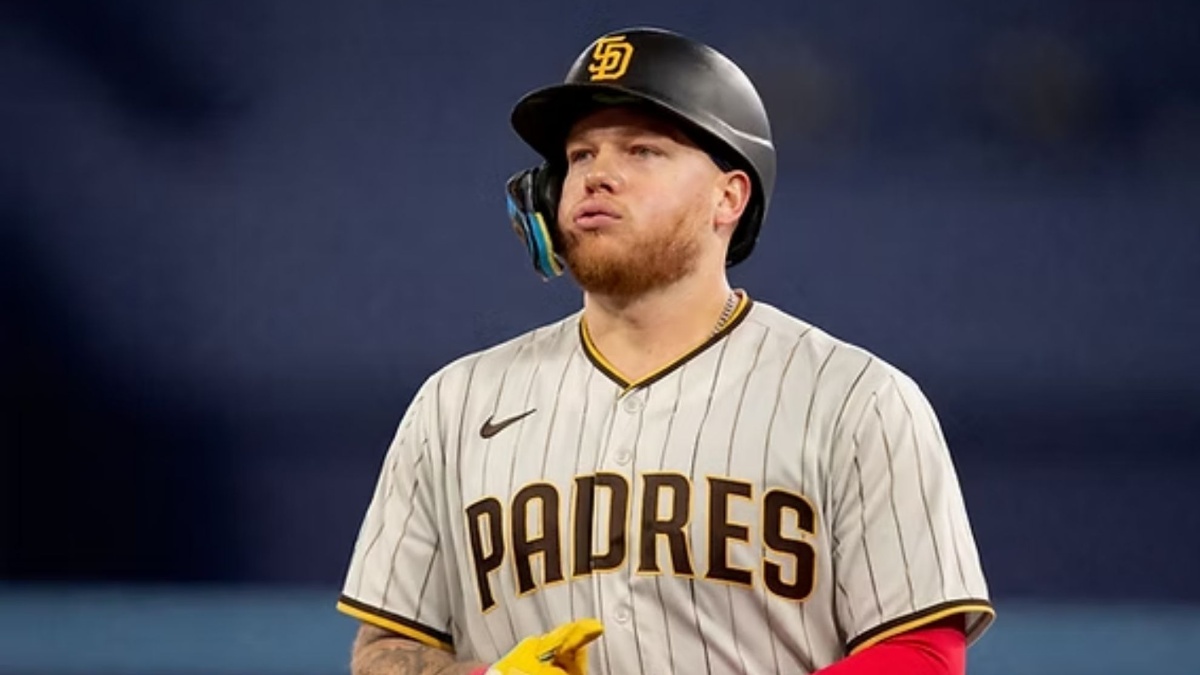 MLB: San Diego Padres make bold move with Mexican-American Alex Verdugo