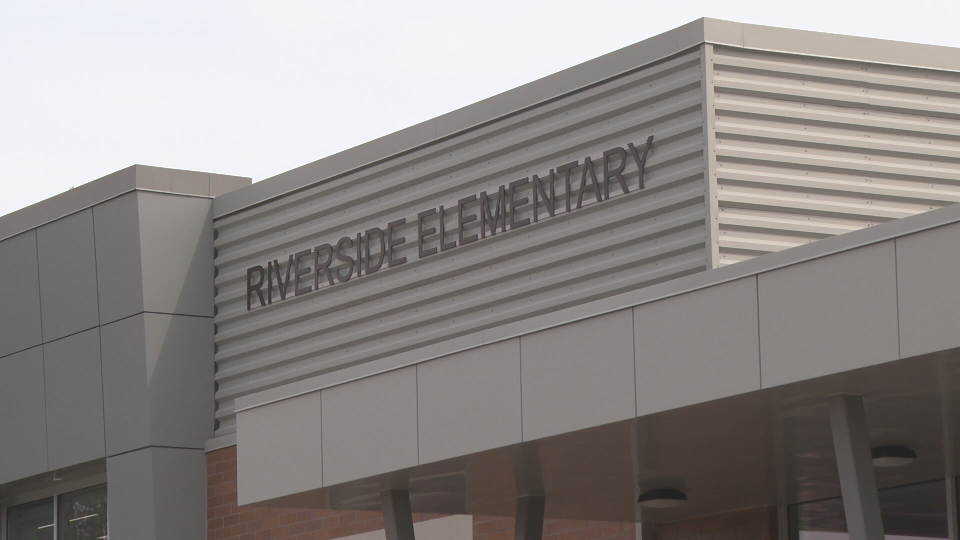 Riverside Elementary students return to campus after tornado damage