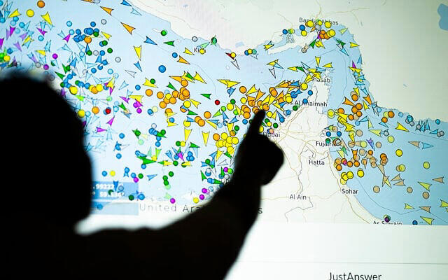 Iran restarts attacks on Emirates as US fights to restore traffic in ...