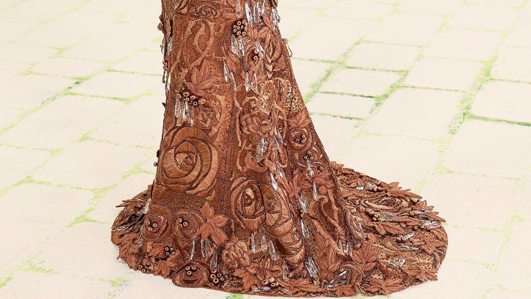 Explore the stunning fashion highlights from the 2026 Met Gala red carpet