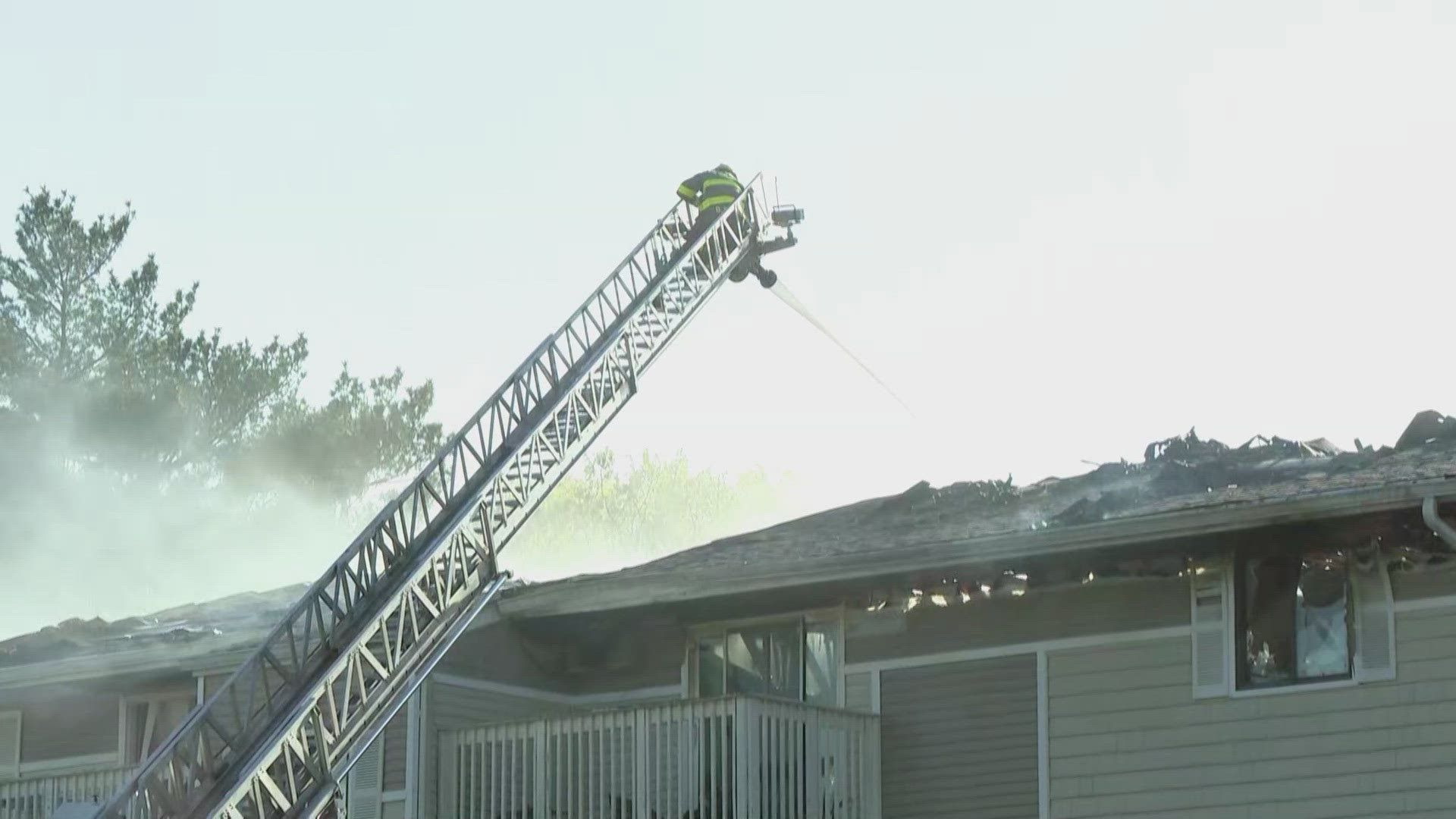 Southern Des Moines apartment building fire receives mutual aid ...