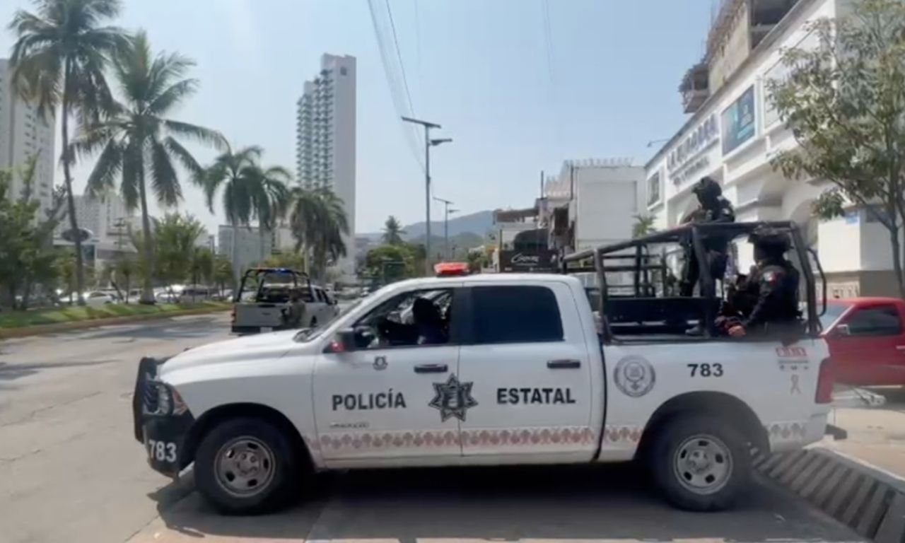 Ataque armado en sitio de taxis de Costa Azul, Acapulco deja 3 mujeres ...