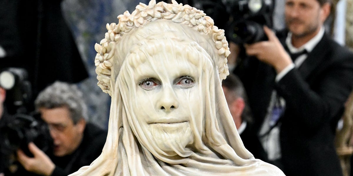 Heidi Klum showed up to the Met Gala looking like a literal piece of art