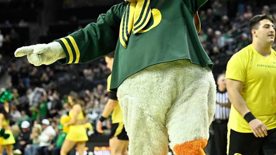 Oregon Ducks mascot turns heads in recent rankings