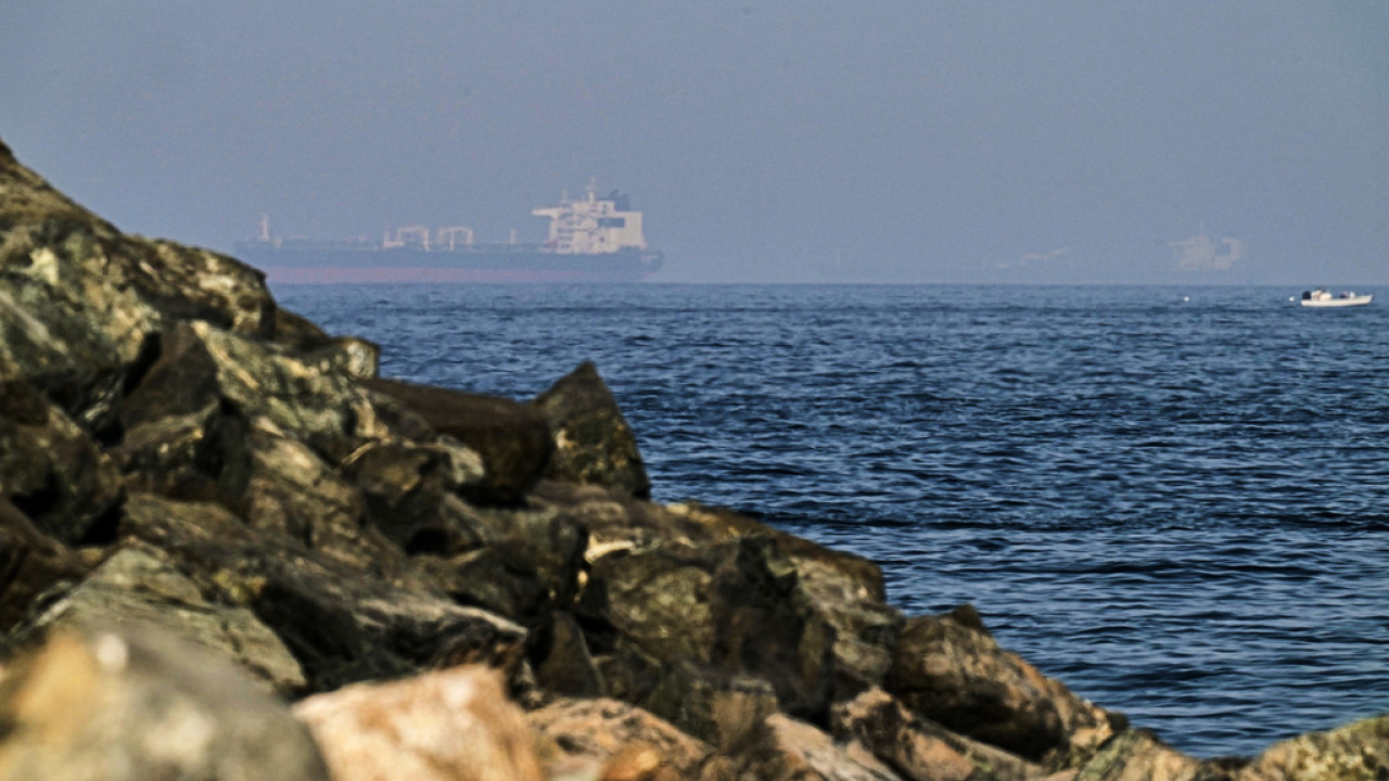 Ο ναυτιλιακός κολοσσός Maersk ανακοίνωσε πως πλοίο υπό αμερικανική ...