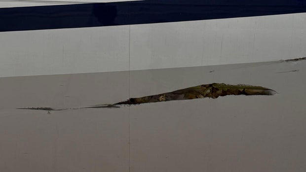 First officer of United flight that hit light pole on New Jersey ...