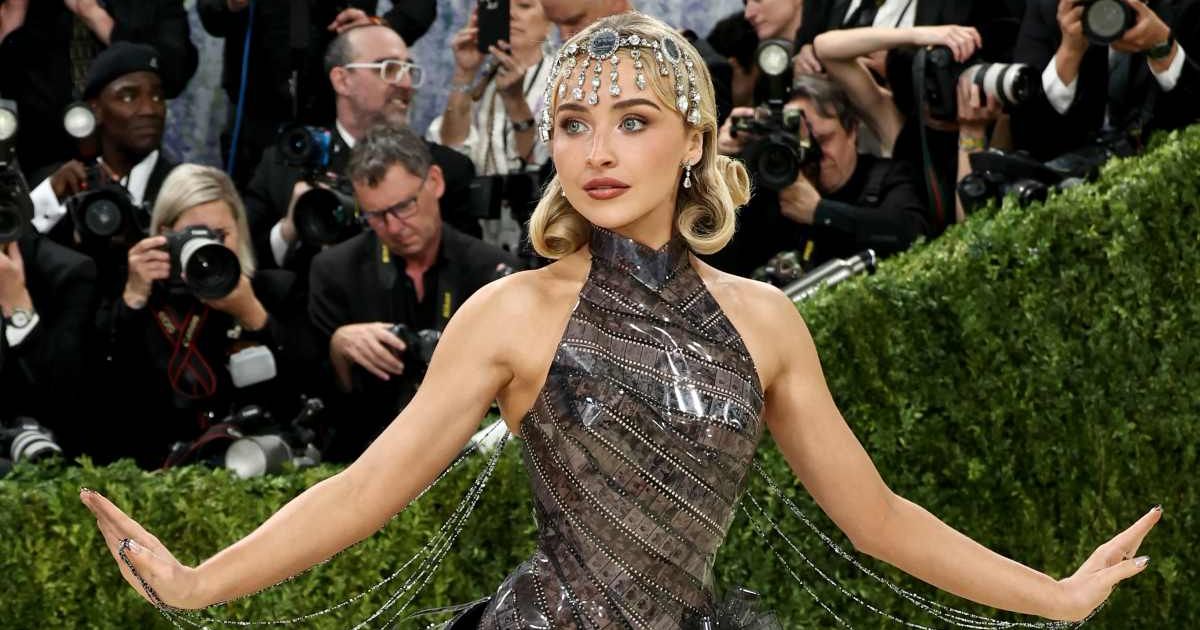 Sabrina Carpenter honors Audrey Hepburn’s 1954 classic with film-strip ...