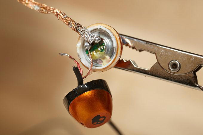 How to fix wired earbud headphones